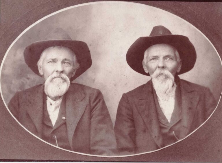 behind AotW » Blog Archive » Clark brothers